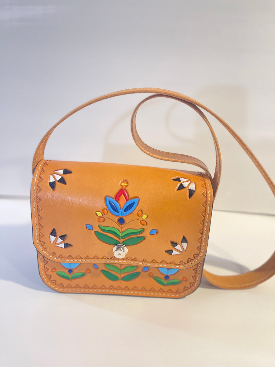 New “Jus Cute” Dakota Floral Bag Russet – Two Guns Leather Co.